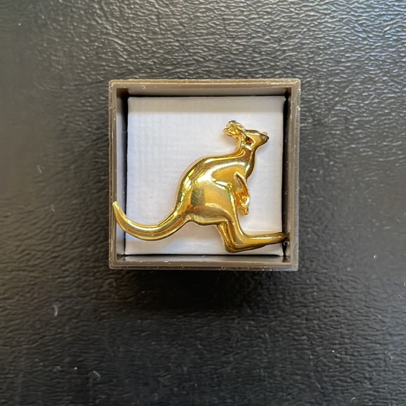 Jewelry | Aussie Nwot Kangaroo Pin From Australia Very Sweet Gold Tone ...